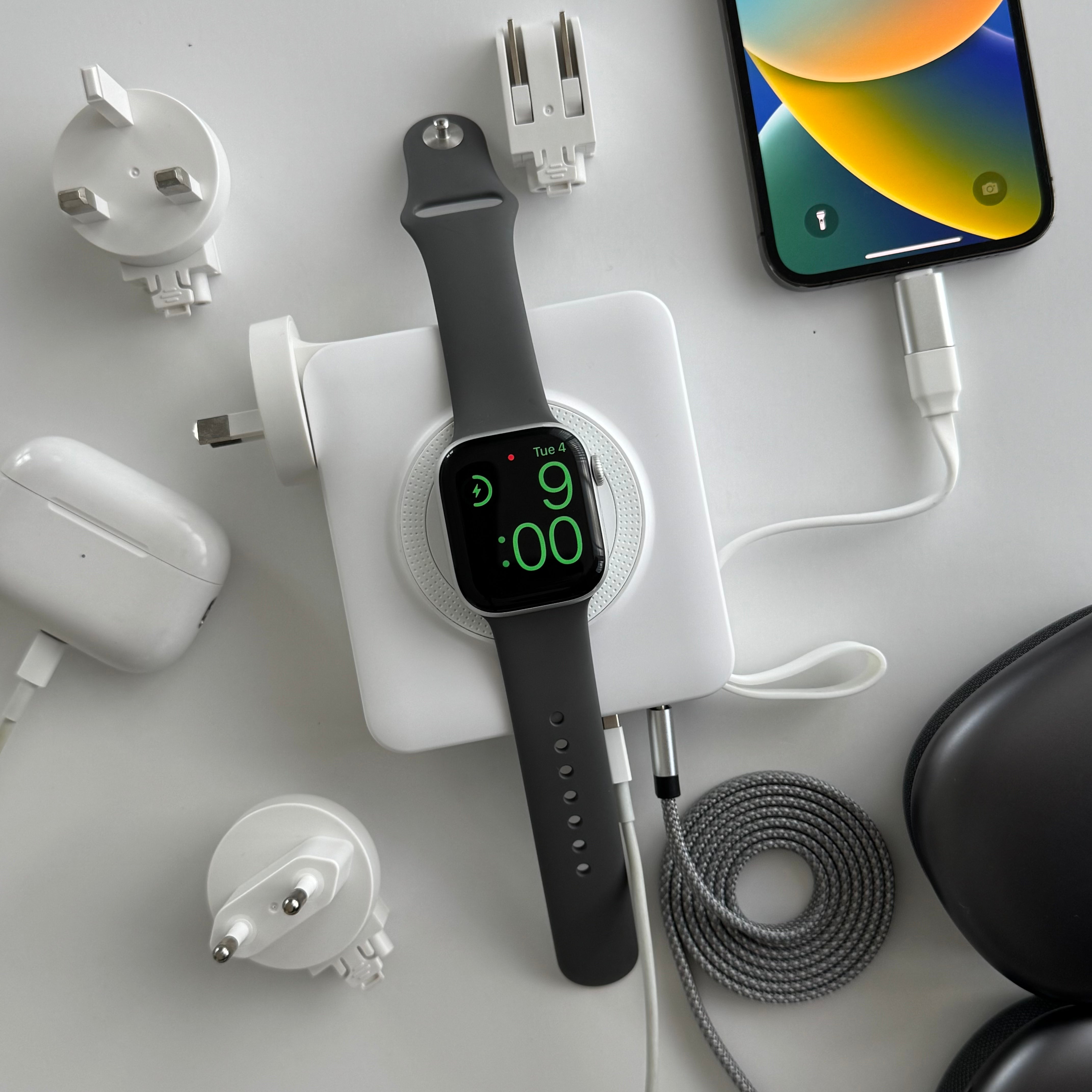 ELEXI™ | Travel Power Banks with built in charger – Elexi Technologies